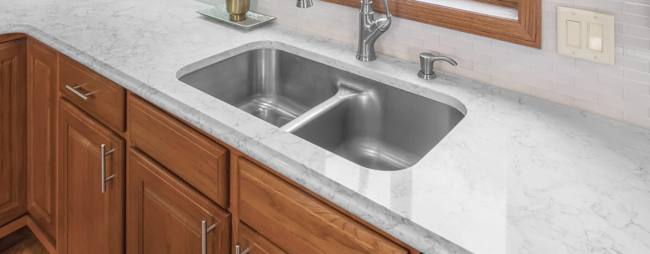 Bianco Perle | Customcraft Countertops