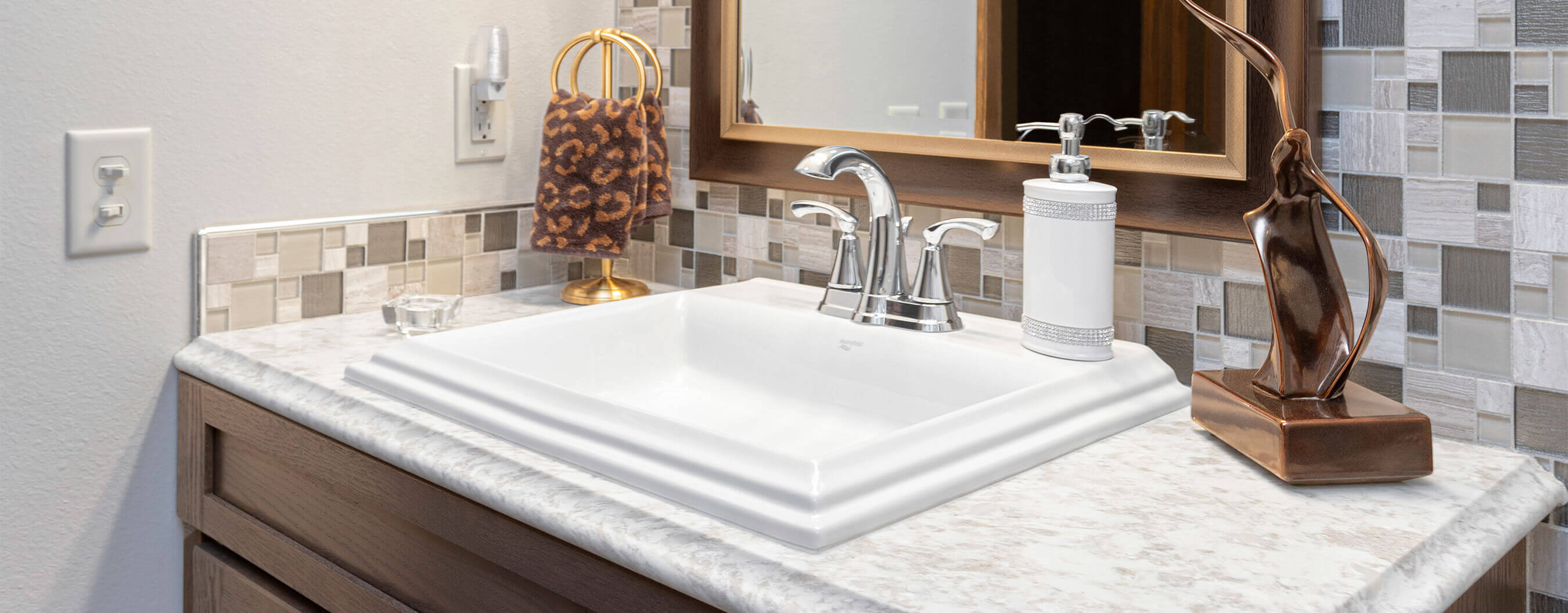Bianco Perle | Customcraft Countertops